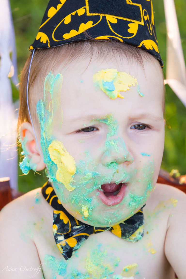 Jackson's Batman Cake Smash - Brisbane Event Photographer